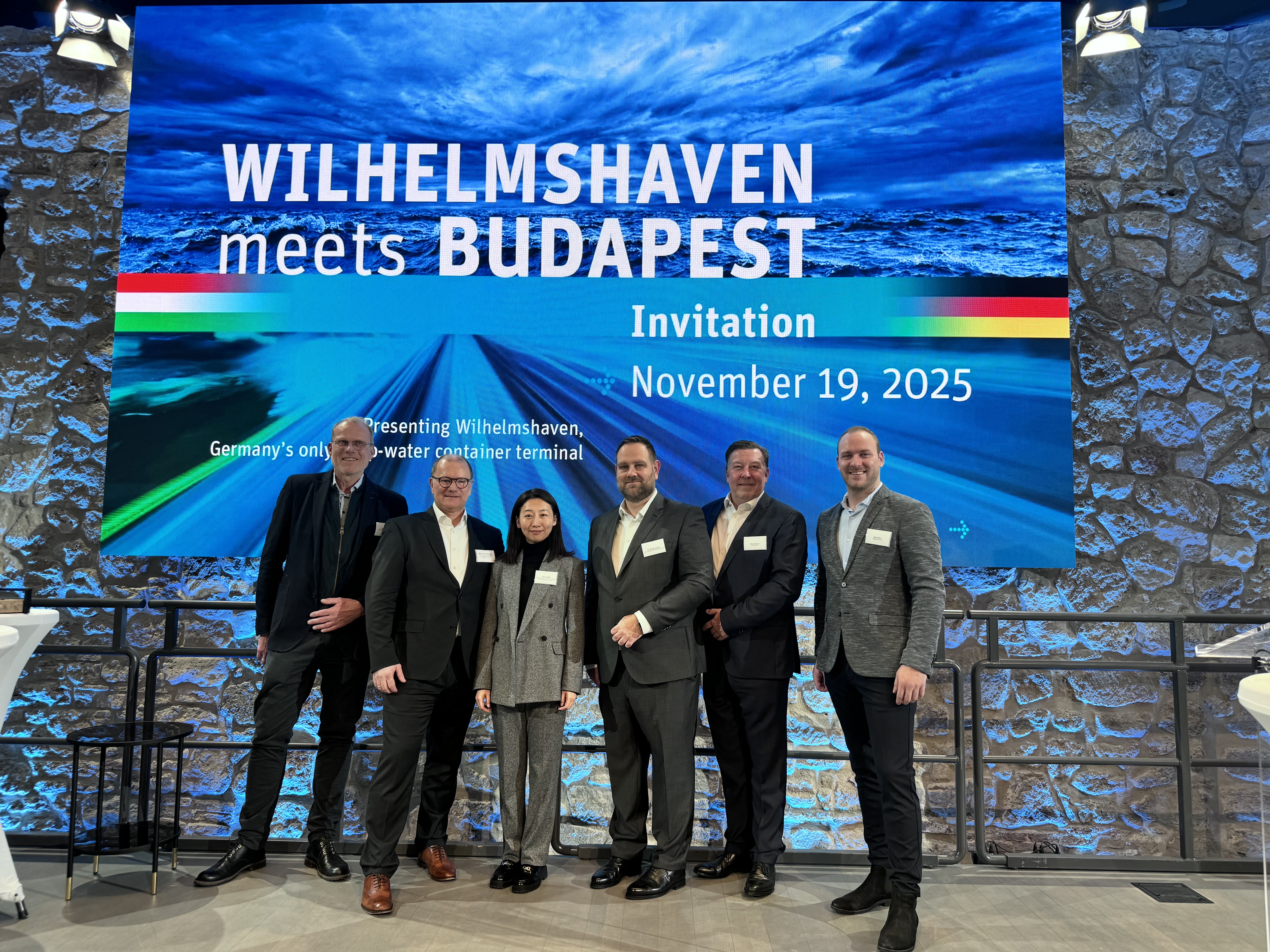 Wilhelmshaven port and logistics industry presents itself in Budapest ...